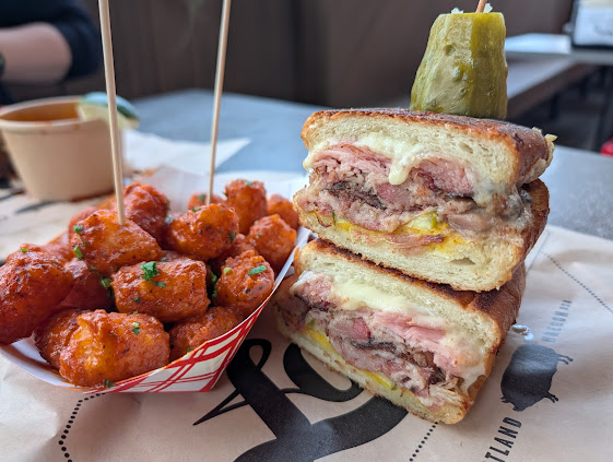 Lardo Restaurant Menu | Delicious Sandwiches & Pork Specialties in ...